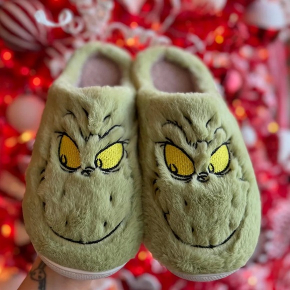 Shoes | New The Grinch Slippers Supper Comfy Size 859 | Poshmark